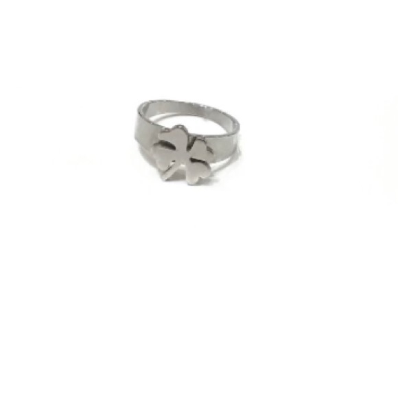Jewelry | Silver Embossed Shamrock Ring | Poshmark